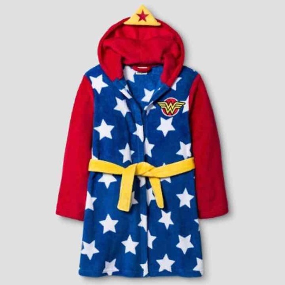 DC Comics | Pajamas | Nwt Wonder Woman Plush Robe | Poshmark