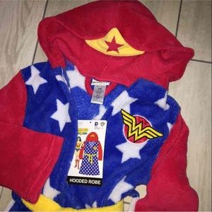 DC Comics | Pajamas | Nwt Wonder Woman Plush Robe | Poshmark