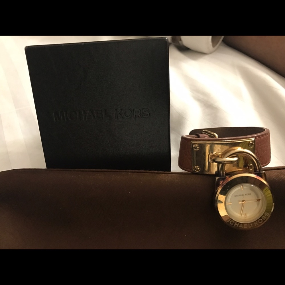 Pre Owned Michael Kors Wristwatch! - Gem Pre Owned Michael Kors Wristwatch! - Gem