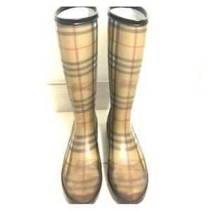 Burberry - Burberry house check boots. VINTAGE & AUTHENTIC from Angie's ...