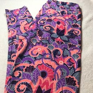 LuLaRoe | Pants & Jumpsuits | Lularoe Tall And Curvy Leggings Nwt ...