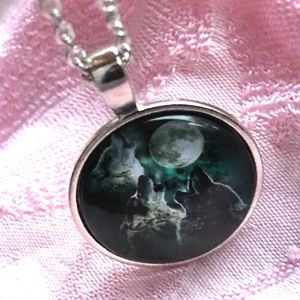 Jewelry | 3 Wolves Howling At The Moon On Chain | Poshmark