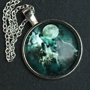 Jewelry | 3 Wolves Howling At The Moon On Chain | Poshmark