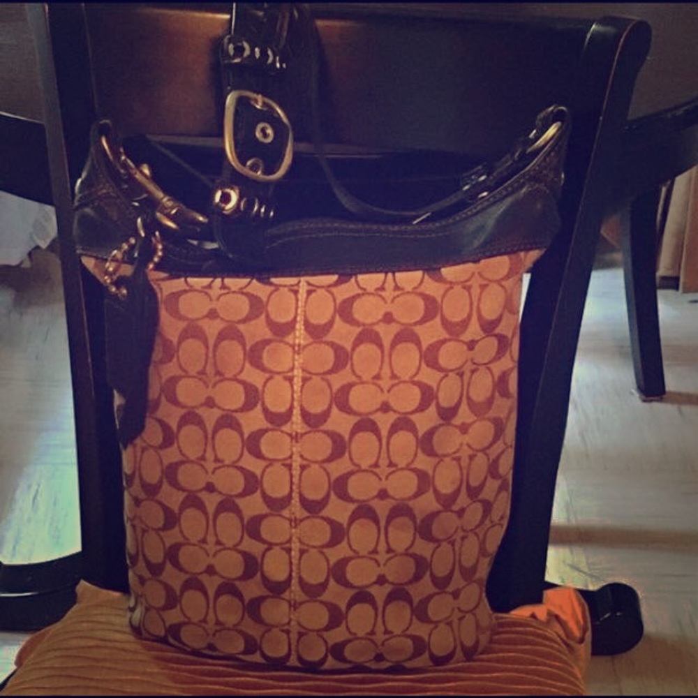 Authentic Coach Bucket Bag - Gem