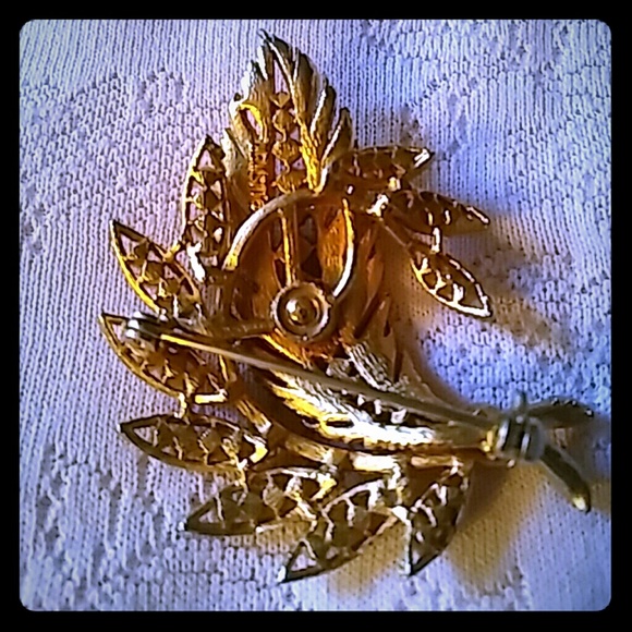 Lisner Jewelry | Jewelry | Vintage Lisner Pearl Brooch | Poshmark