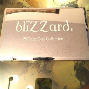 Crown Brush | Makeup | New Blizzard Eyeshadow Palette | Poshmark