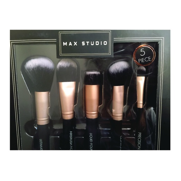 Max Studio | Makeup | Brand New Max Studio 5 Piece Makeup Brush Set ...