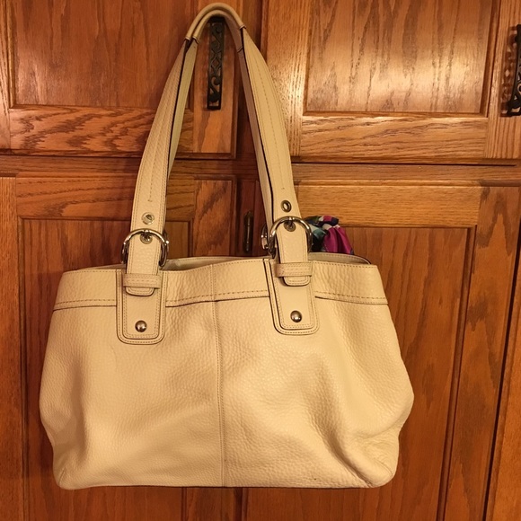 Coach | Bags | Coach Large Cream Pebbled Leather Tote | Poshmark