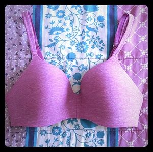 56% off Hanes Other - Hanes Wire Free Comfort Bra Medium B from ...