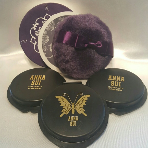 Anna Sui | Makeup | Sold On Anna Sui Powder Collection W Puff | Poshmark