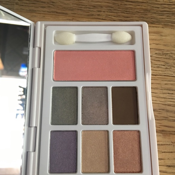 Elizabeth Arden | Makeup | Nwot Elizabeth Arden Makeup Set | Poshmark