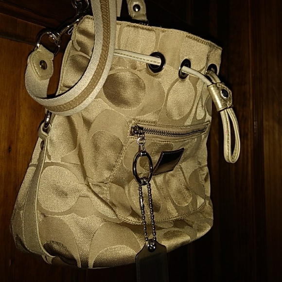 Poshmark Coach Handbags | semashow.com