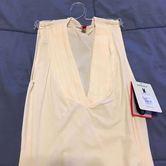SPANX | Tops | Spanx On Top In Control 972 Vneck Pleated Vanilla | Poshmark