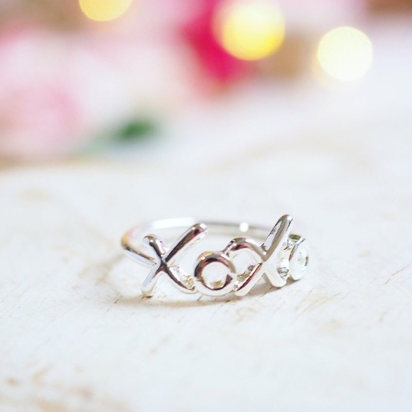 Twilight Gypsy Collective | Jewelry | Hp Dainty And Darling Xoxo Ring ...
