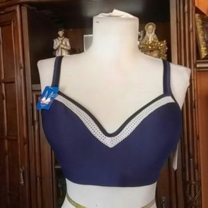 56% off Hanes Other - Hanes Wire Free Comfort Bra Medium B from ...