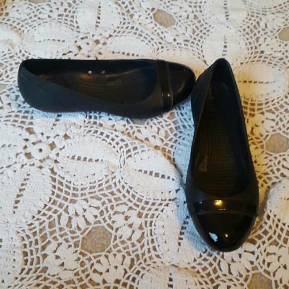 CROCS | Shoes | Crocs Black Cap Toe Flats | Poshmark