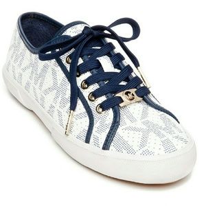 Women Shoes on Poshmark