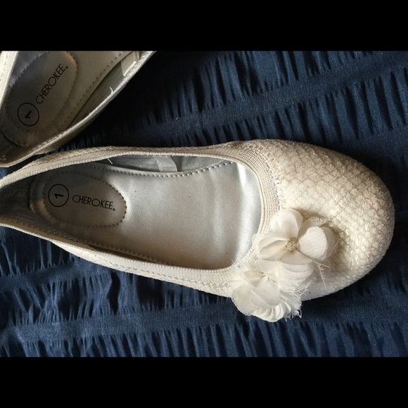 Shoes | Girls Sz 1 Shiny Flats | Poshmark