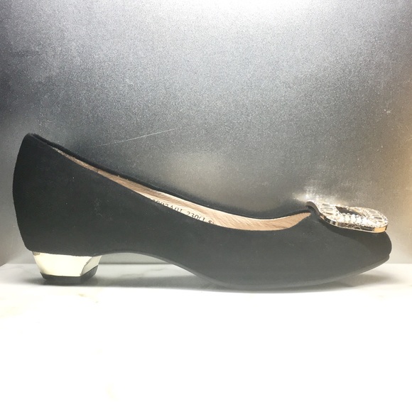 Eblan | Shoes | Eblan Gold Heeled Low Pumps | Poshmark