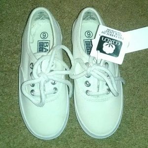 Basic Editions | Shoes | Vintage Rare White Cotton Tennis Shoes ...