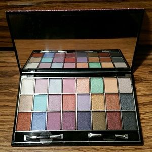 Hard Candy | Makeup | Hard Candy Glam Kit 24 Shades | Poshmark