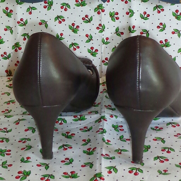 Dress Barn | Shoes | Dressbarn Euc Brown Peep Toe Heels Size 1 M | Poshmark