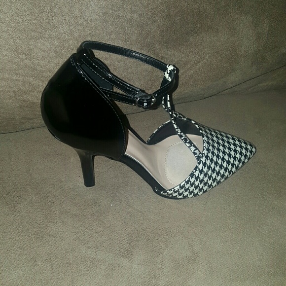 Signature | Shoes | Houndstooth Pattern Heels | Poshmark