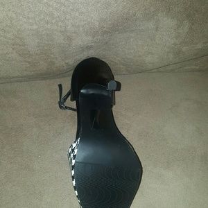 Signature | Shoes | Houndstooth Pattern Heels | Poshmark