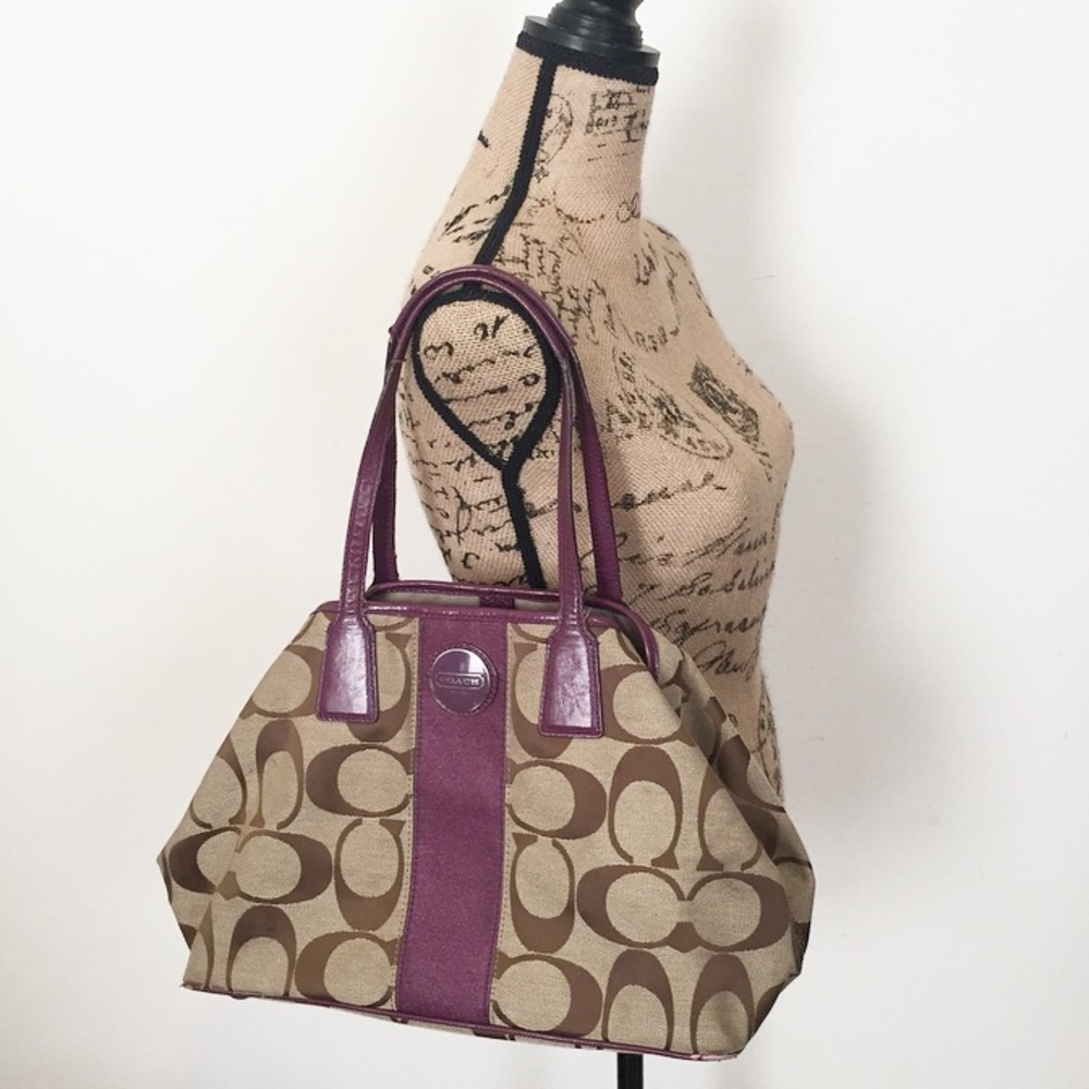 Coach Carry All Signature Shoulder Bag - Gem