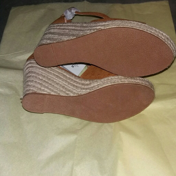 Hot Kiss | Shoes | Nwt Hot Kiss Camel Colored Sandals Size M 78 | Poshmark