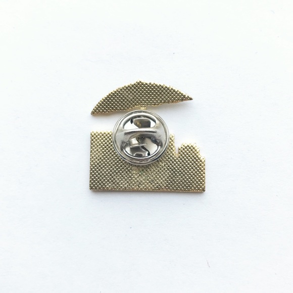 Vintage | Accessories | Vintage Vancouver Enamel Pin | Poshmark