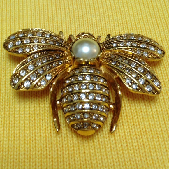Joan Rivers | Jewelry | Joan Rivers Forever In Our Memory Bee Pin ...