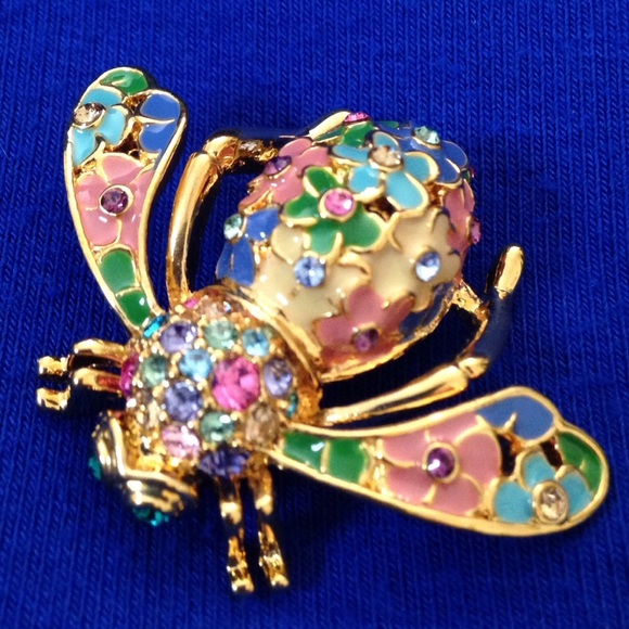 Joan Rivers | Jewelry | Joan Rivers Spring Season Bee Pin | Poshmark