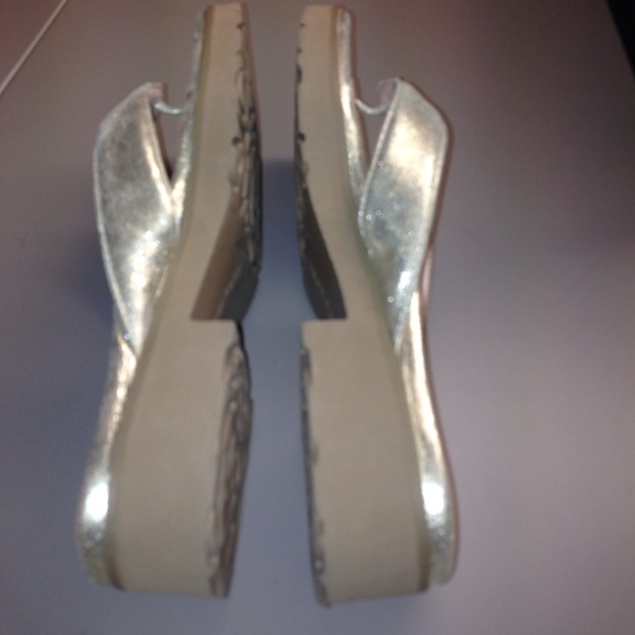 Taryn Rose | Shoes | Taryn Rose Sandals | Poshmark