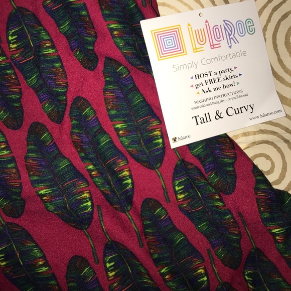 LuLaRoe | Pants & Jumpsuits | Nwt Feathers Red Background Lularoe ...