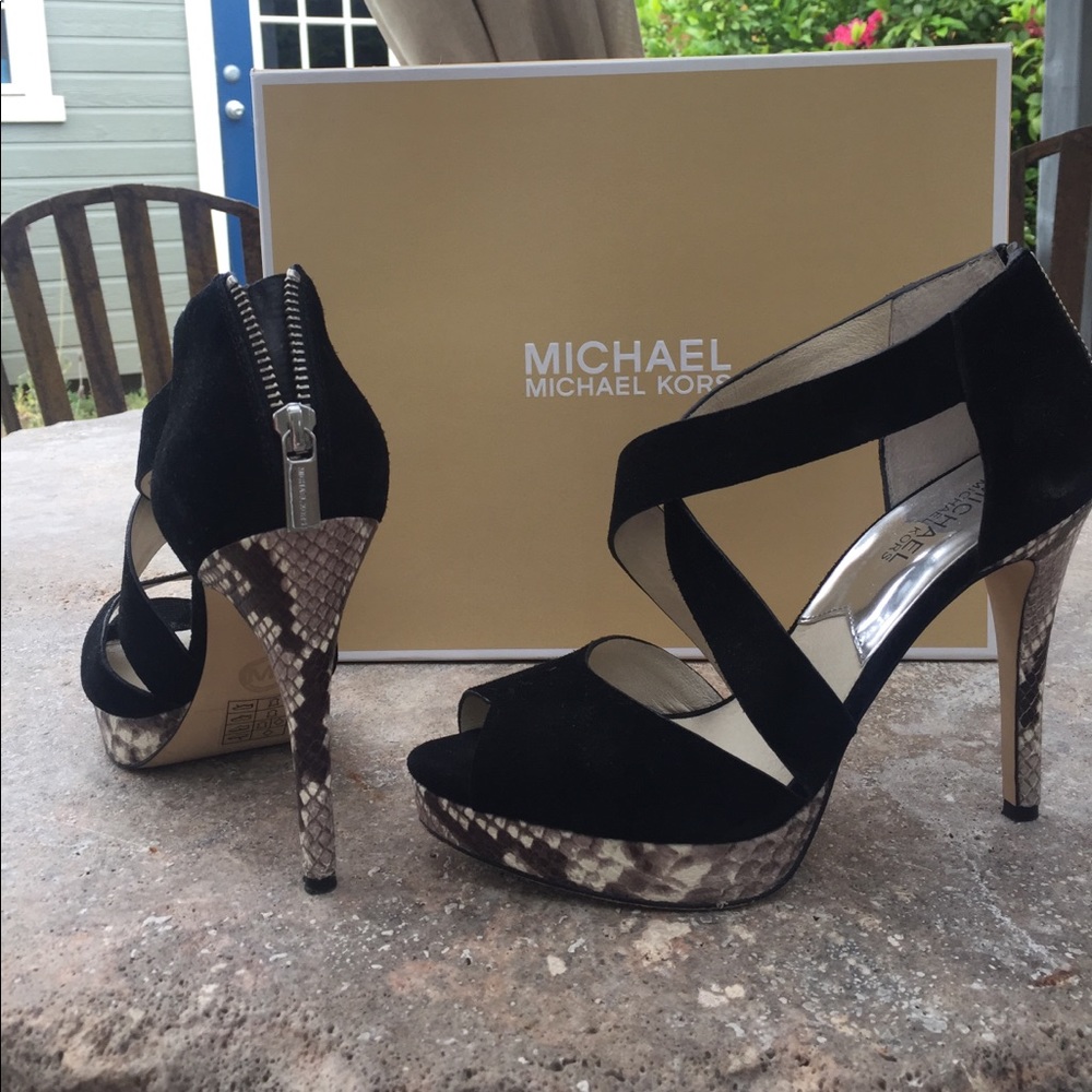 Beautiful Like New Mk Platform Heels. - Gem