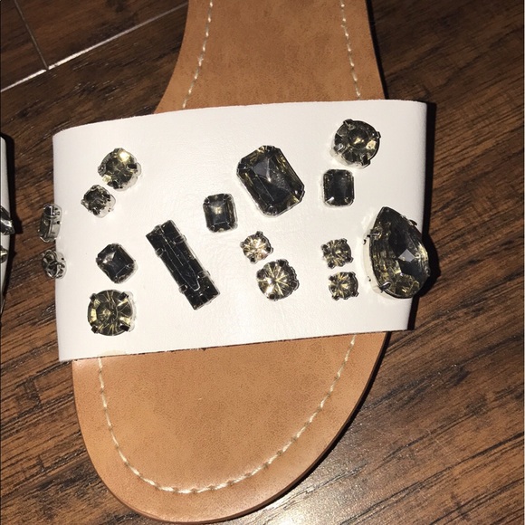 Mossimo Supply Co. | Shoes | Mossimo White Faux Leather Sandals Flip ...