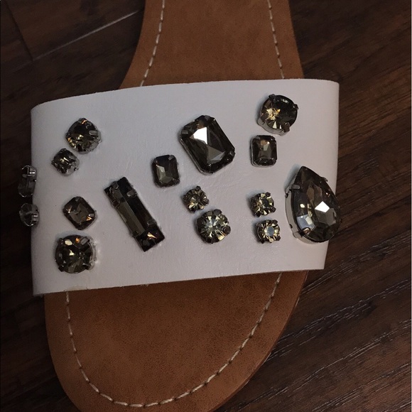 Mossimo Supply Co. | Shoes | Mossimo White Faux Leather Sandals Flip ...