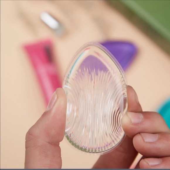 *CLEAR* NEW Silisponge - Silicone Makeup Blender from Ashley's closet ...