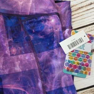 LuLaRoe | Pants & Jumpsuits | No Slip Stay Put Jade Capri By Lula ...