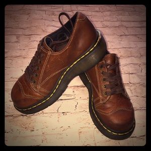 Dr. Martens | Shoes | Doc Martins Low Top Color Brown Style 865 Size 6 ...