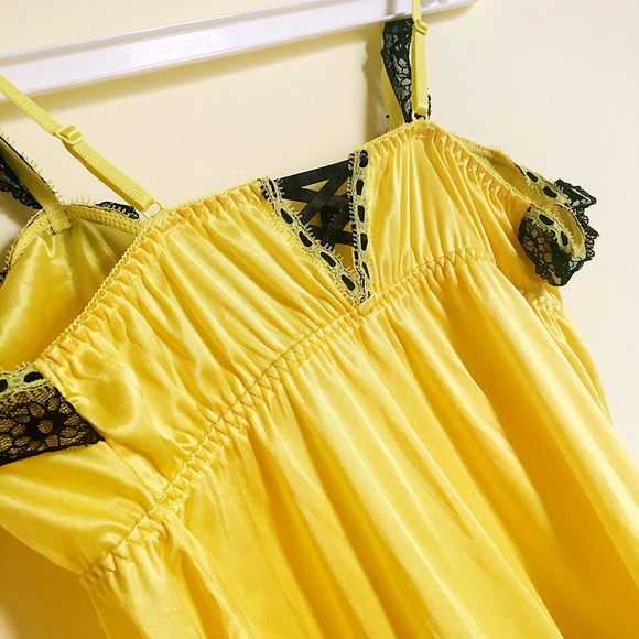 LA MIU | Intimates & Sleepwear | La Miu Lace Lingerie Set With Matching ...
