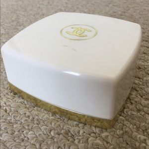 62% off CHANEL Other - Chanel No 5 Paris After Bath Powder from Valerie ...