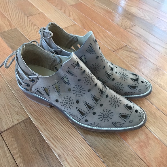 Musse & Cloud | Shoes | Musse Cloud Anisse Distressed Leather Booties ...