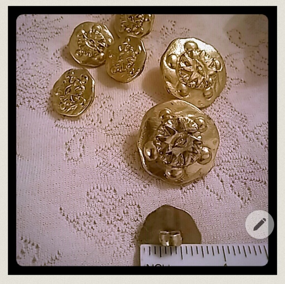 Jewelry | Vintage Raised Design Plastic Buttonsset Of 7 | Poshmark