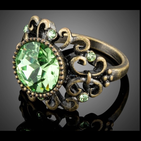 sundance boutique | Jewelry | Luxurious Vintage Green Austrian Crystal ...
