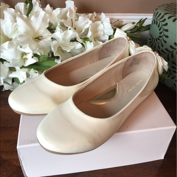 Ivanka Trump | Shoes | Ivanka Trump Emma Bow Ballet Cream Shoes | Poshmark