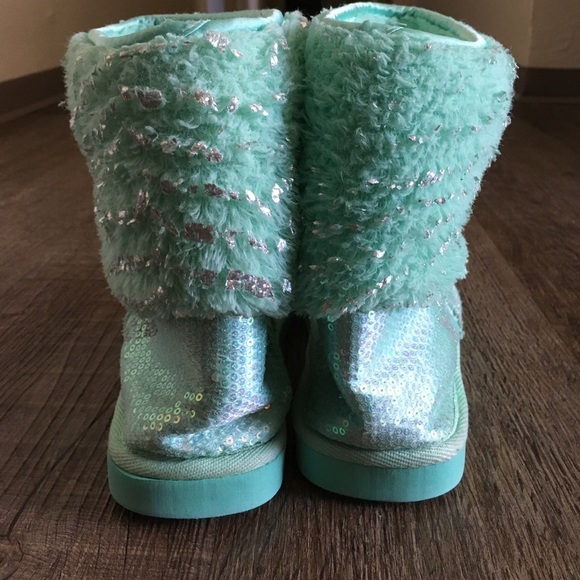 Justice | Shoes | Justice Light Up Boots Slippers Green 7 Youth Fur ...