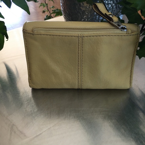 Fossil | Bags | Fossil Leather Trifold Wallet | Poshmark