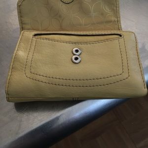 Fossil | Bags | Fossil Leather Trifold Wallet | Poshmark